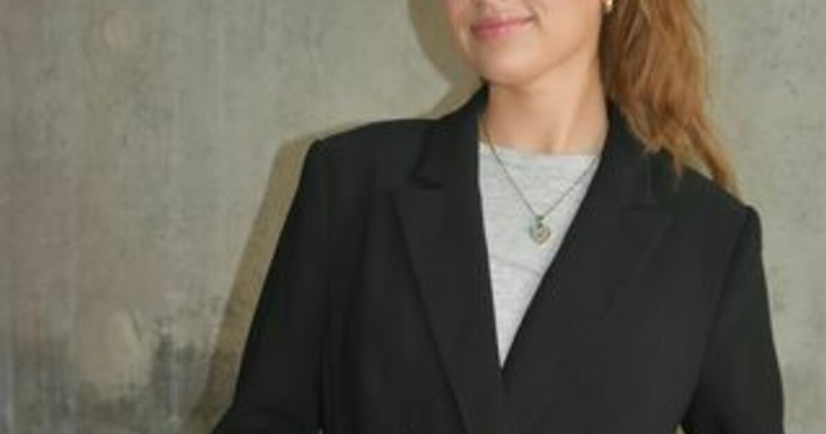 rebecca (Quebec), très souriante et adore être en public — RestoJobs